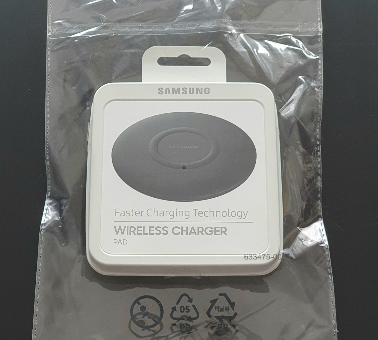 Samsung Wireless Charging Pad EP-P1100 , Novo , AKCIJA!!! 20 eura
