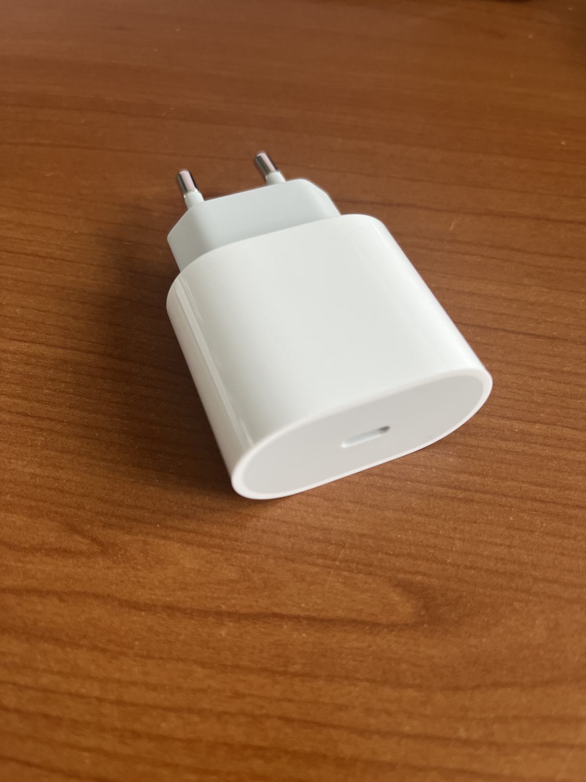 USB-C Apple original punjač