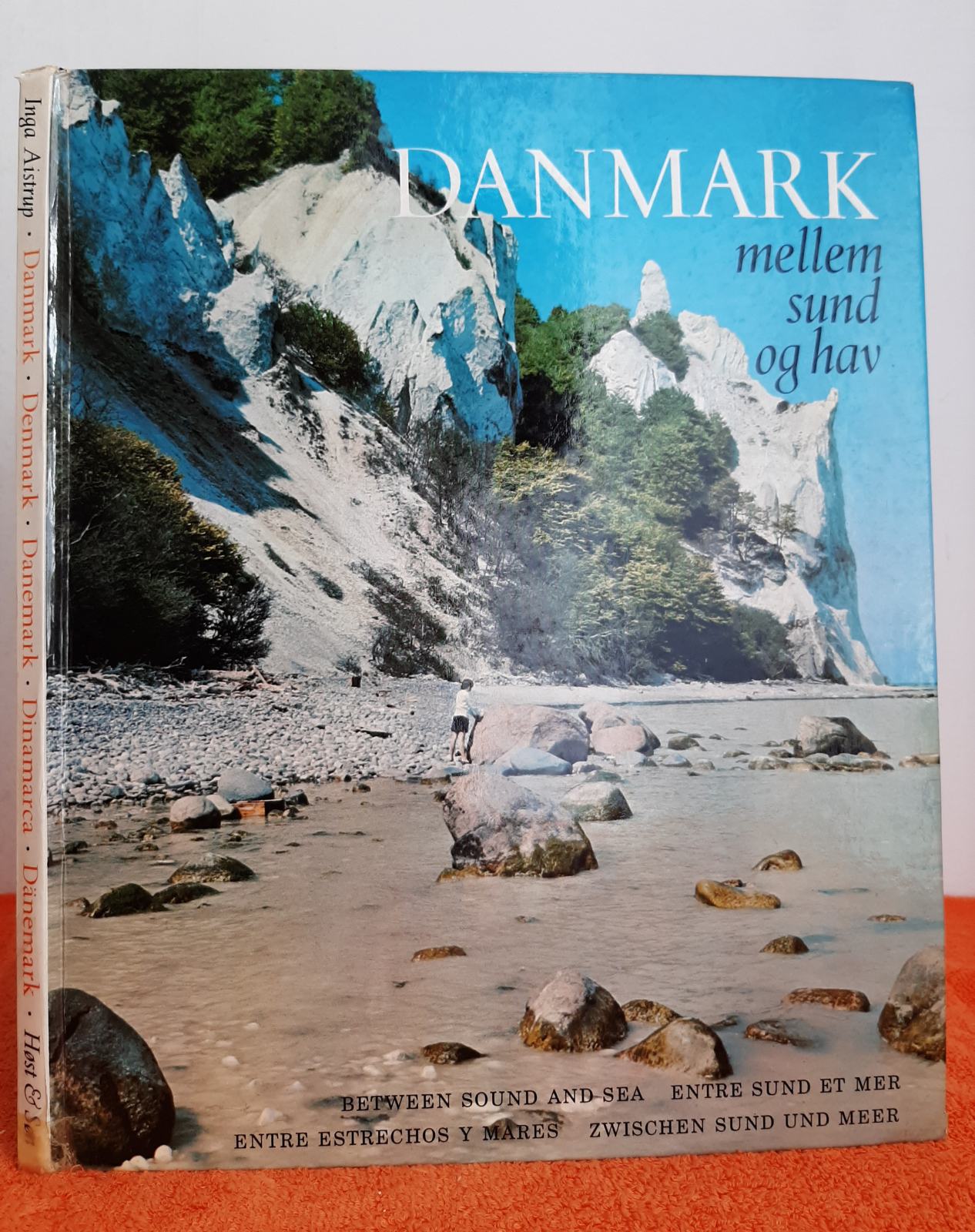 Danmark : Mellem sund og hav (Between Sound and Sea)