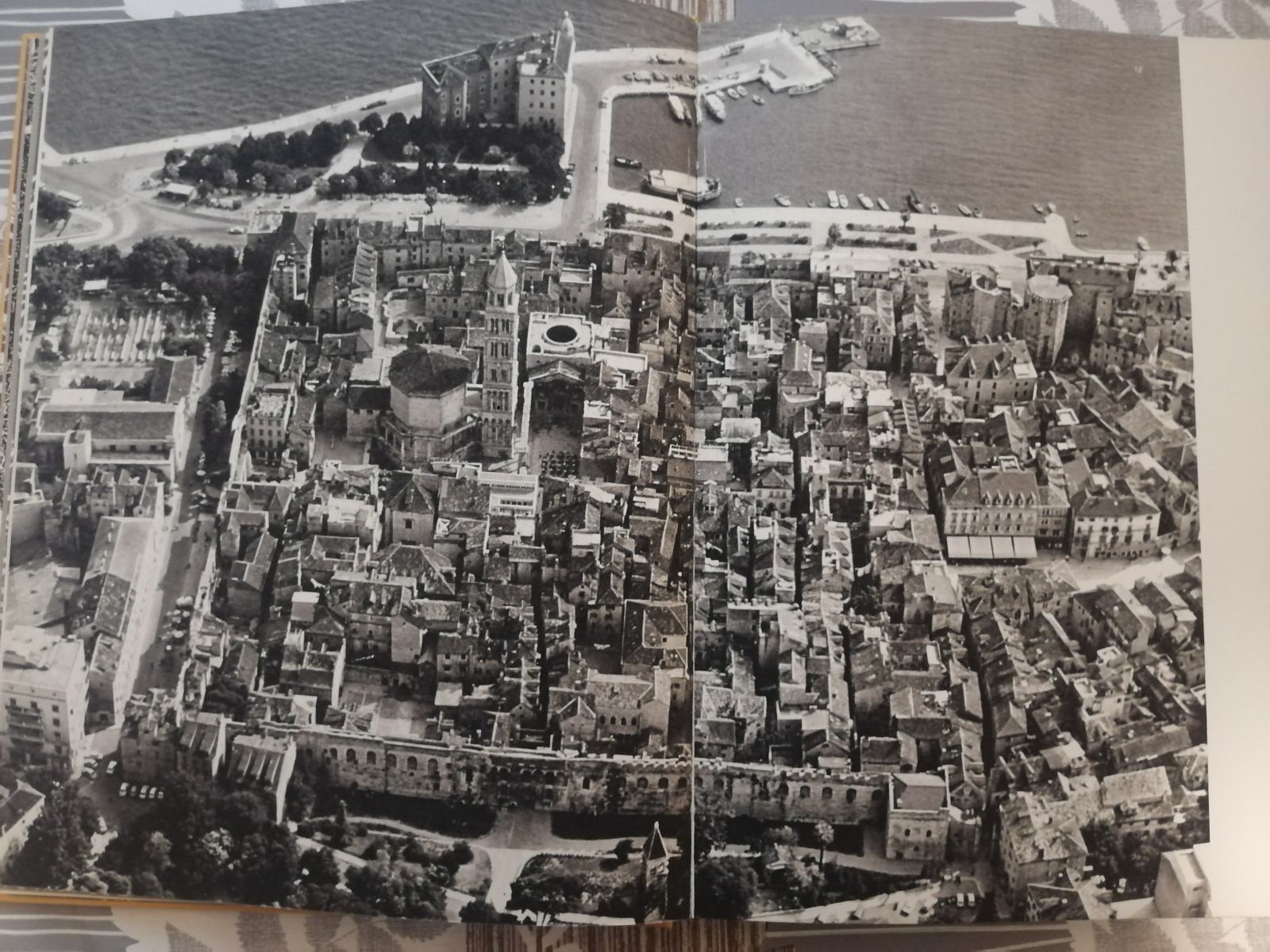 Monografija grada Splita iz 1970.