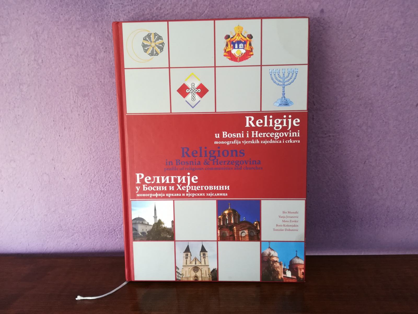 RELIGIJE U BOSNI I HERCEGOVINI=monografija vjerskih zajednica i crkava