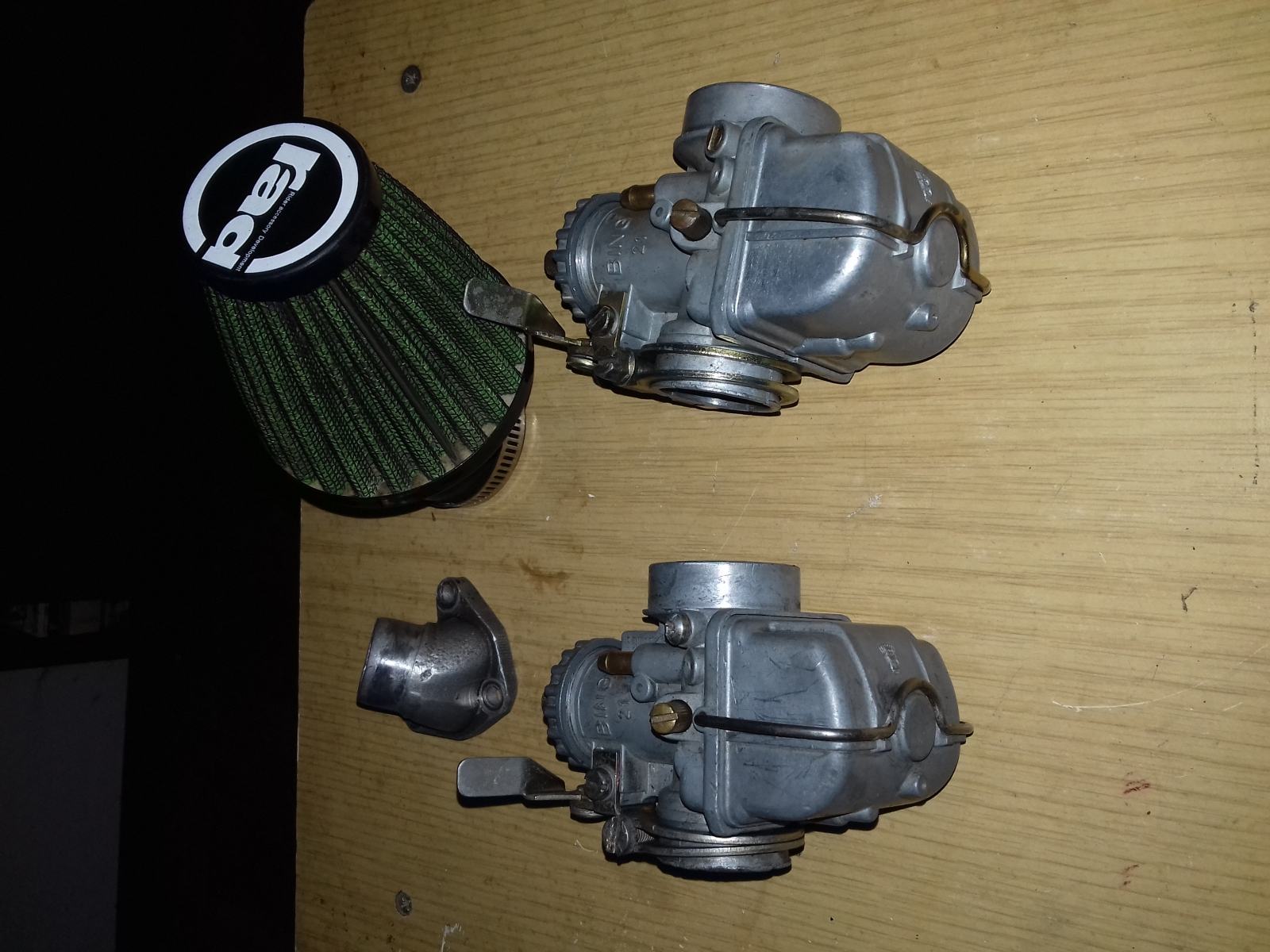 Karburator BING 21 novi+ jedan rabljeni,prirubica i sportska gljiva