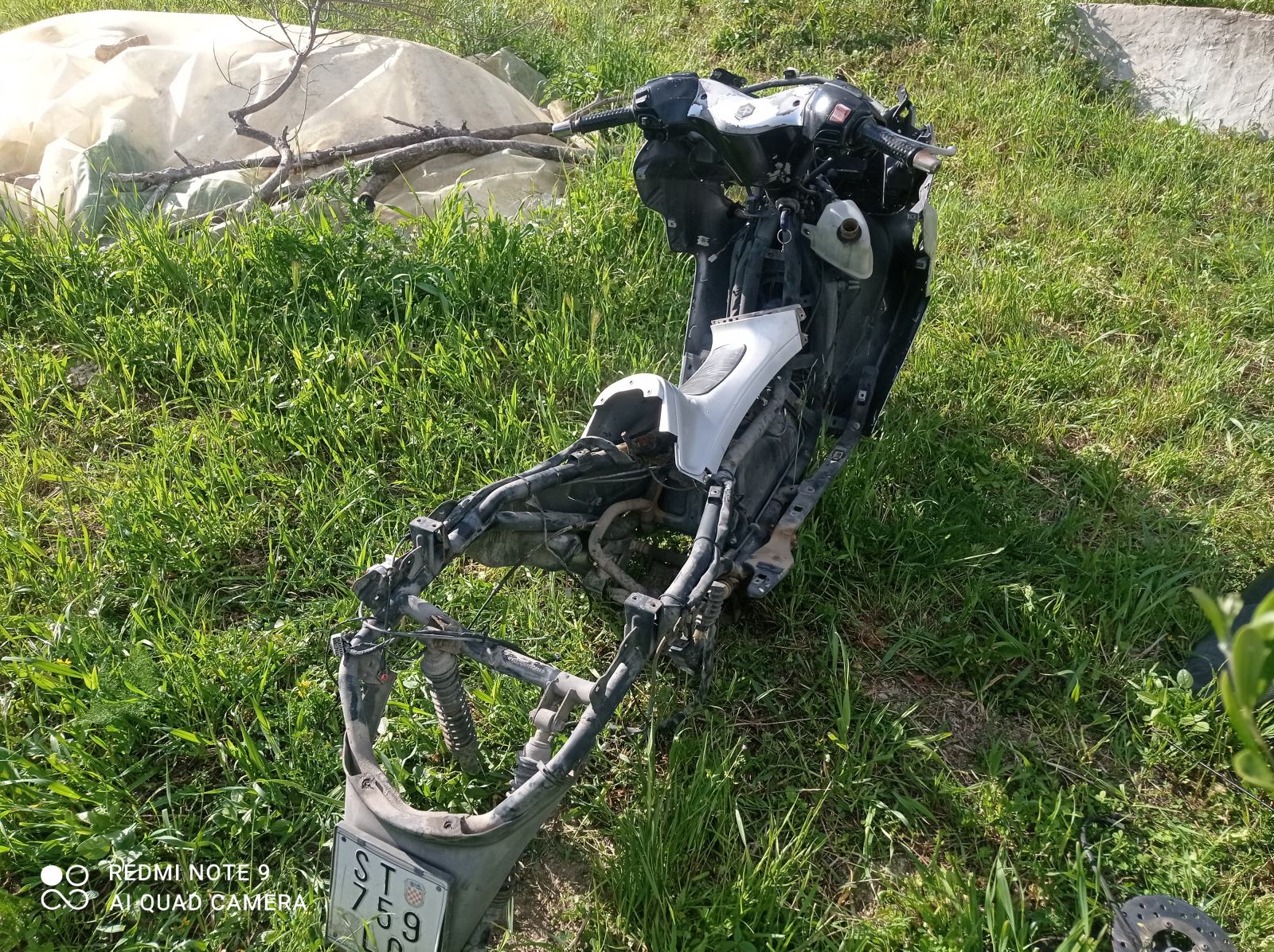 Piagio x8 Rama kostur papiri