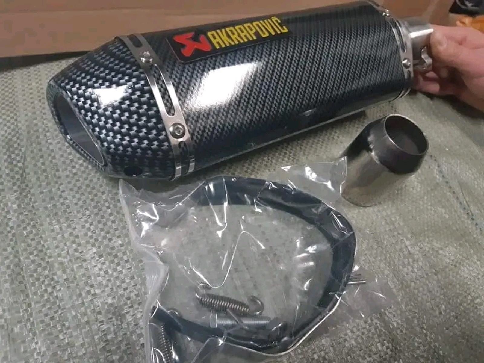 Akrapovic auspuh novo