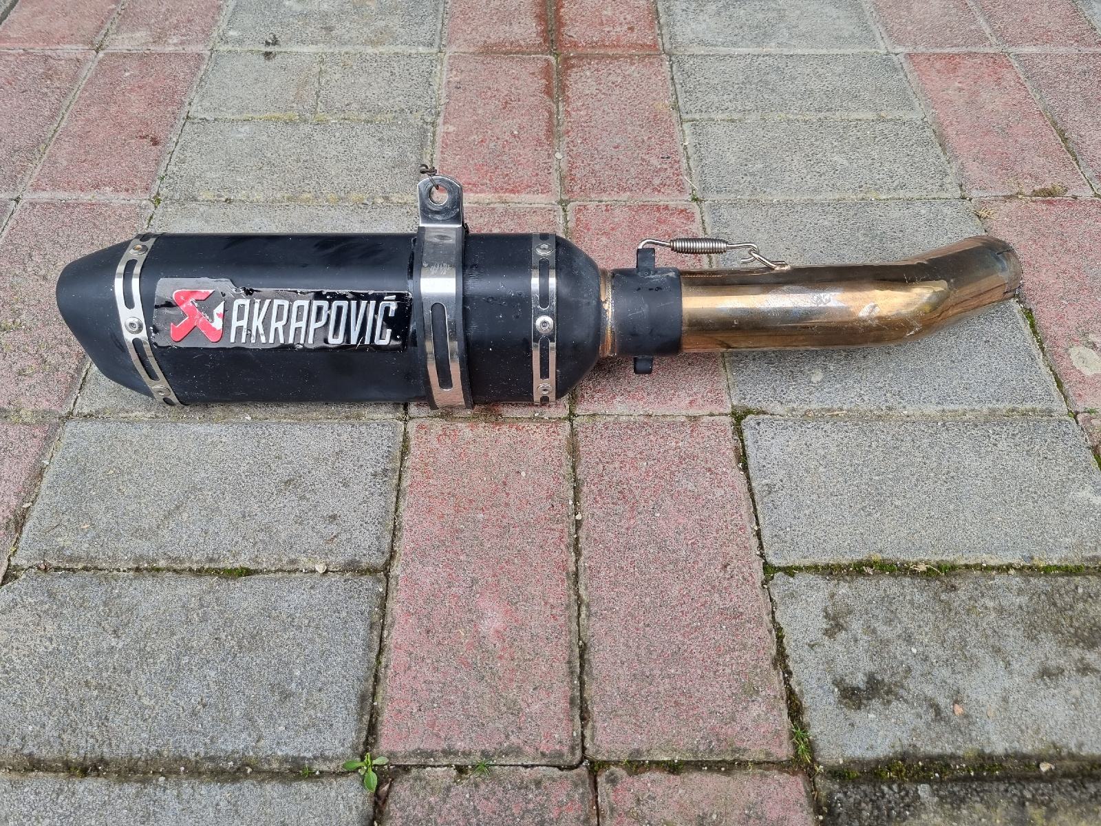 Auspuh Akrapović gsr 750