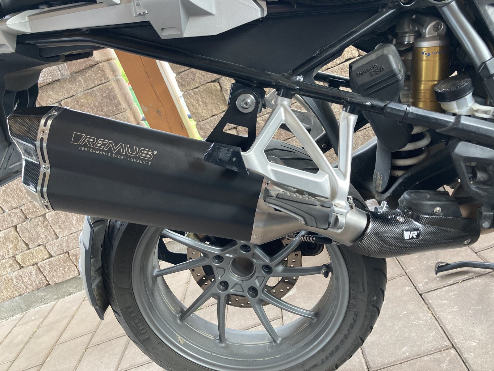 Auspuh Remus 8 Slip On za BMW R1200GS