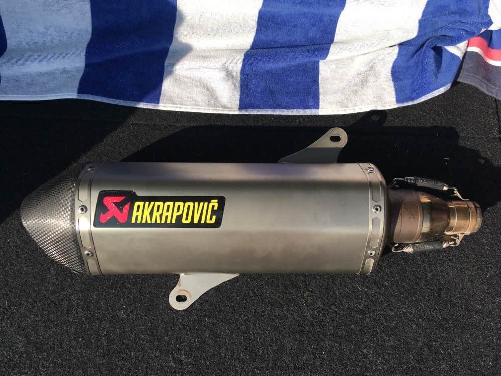 Beverly 300 350 Akrapovic auspuh top