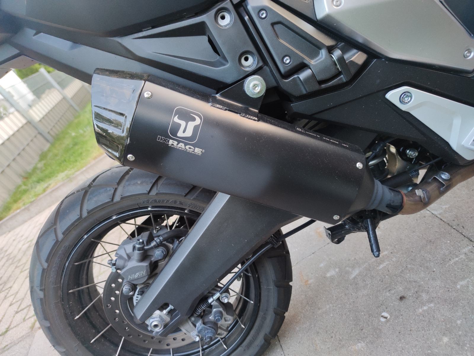 IX race auspuh Honda X-ADV 750 akrapovic ADV