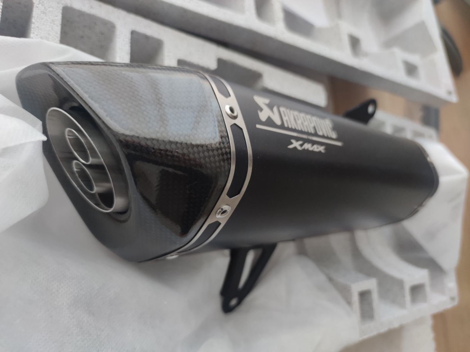 *NOVO* Yamaha X-Max 300 Akrapovic auspuh Xmax