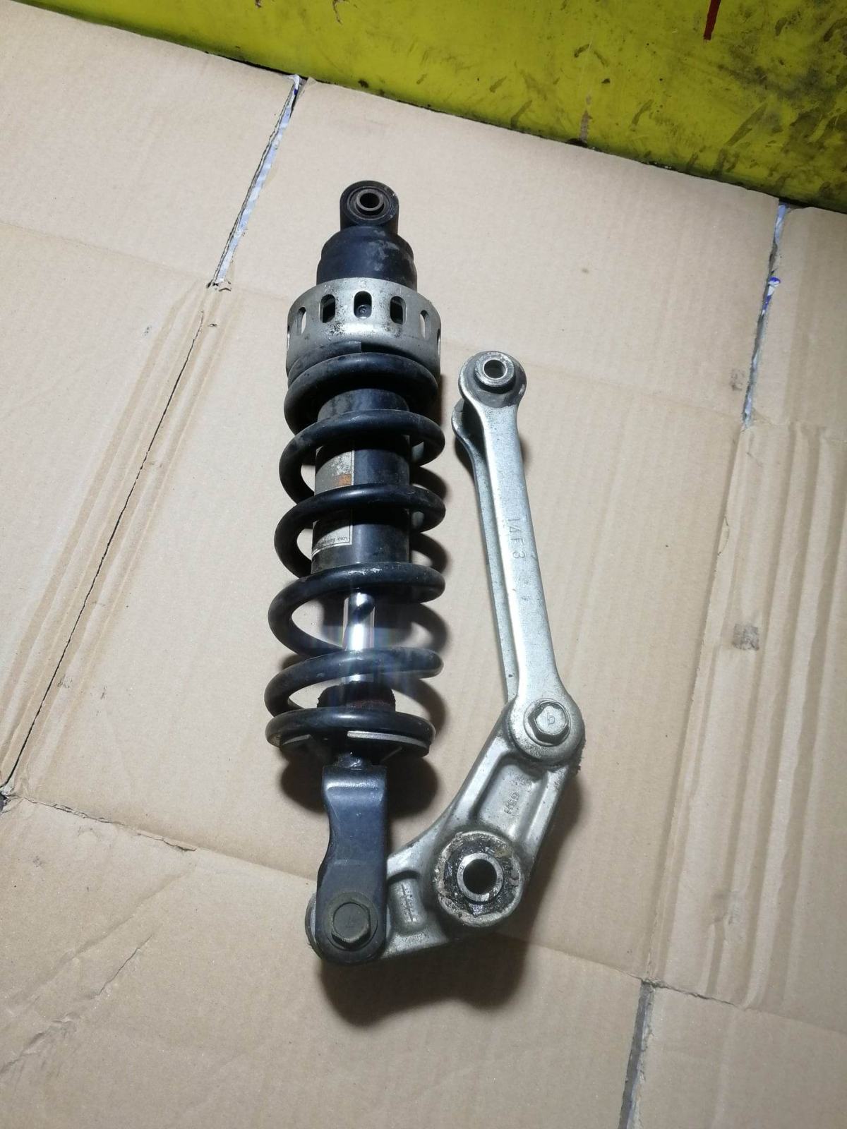 Suzuki Burgman 400 AN400 zadnji amortizer