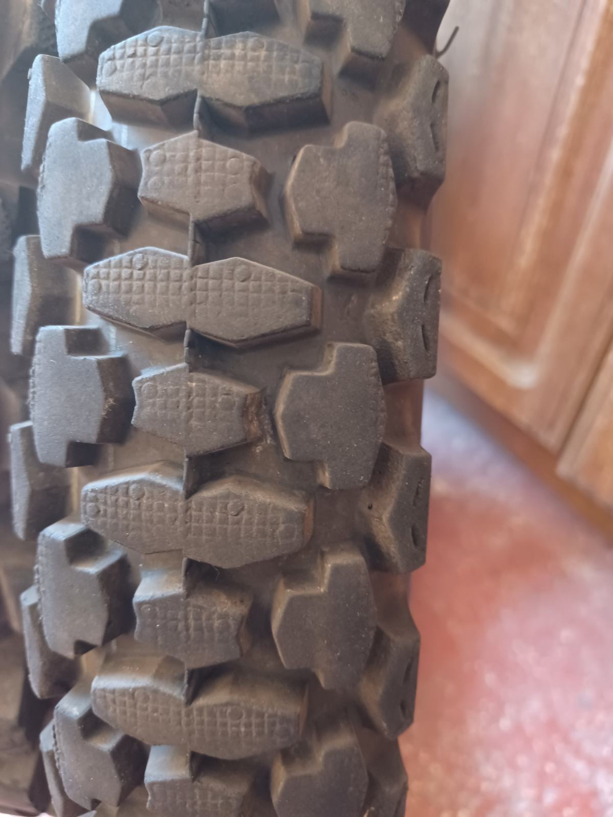 Moto gume enduro 18 cola prednja