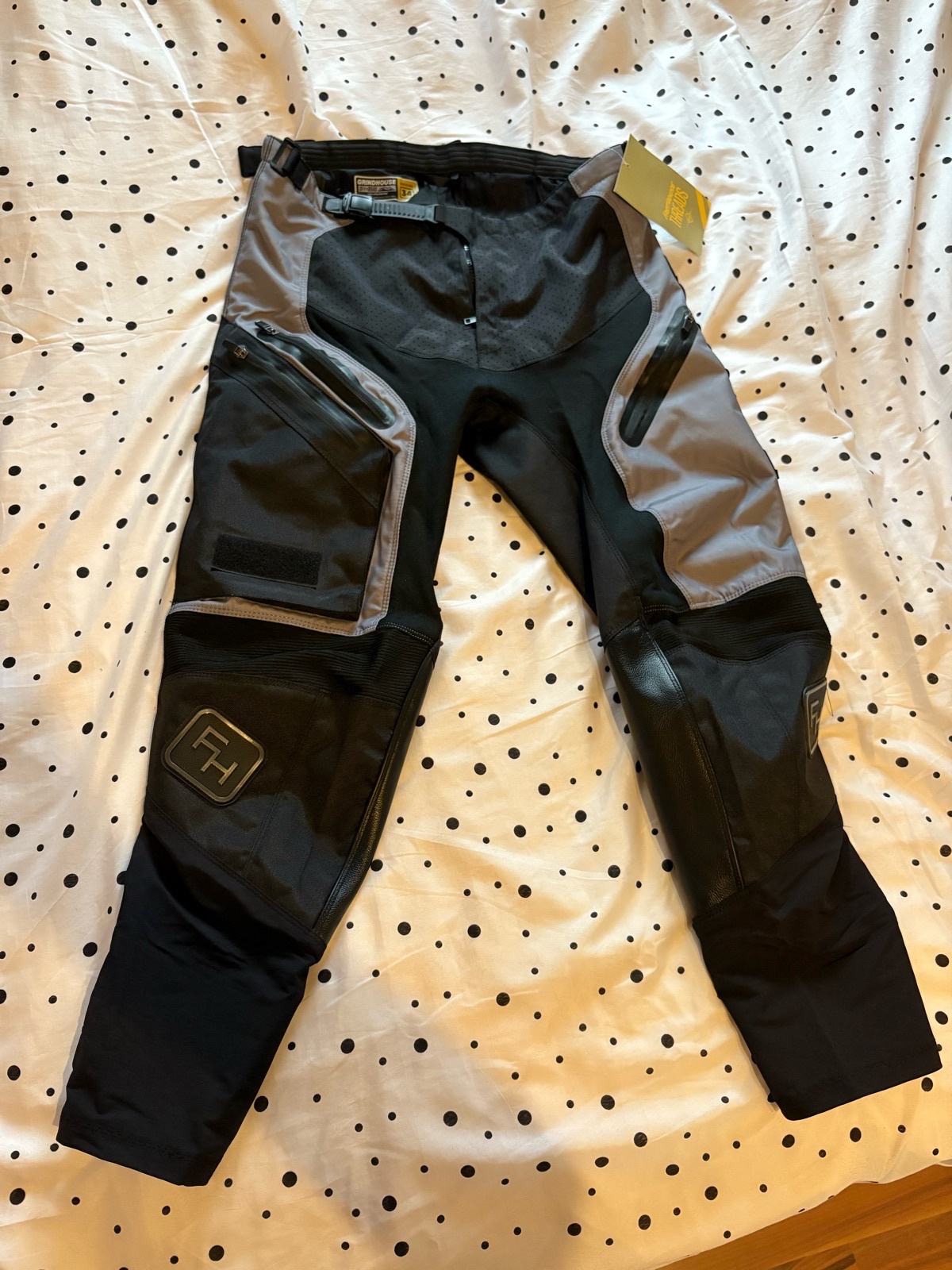 Motocross hlače,nove vel.34 L