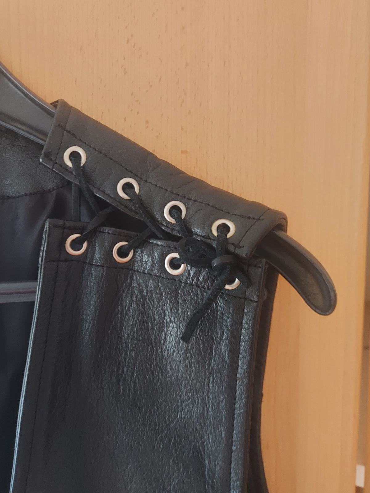MOTO PRSLUK POTPUNO NOVI ZA VOZAČA PREKO 100 KG.