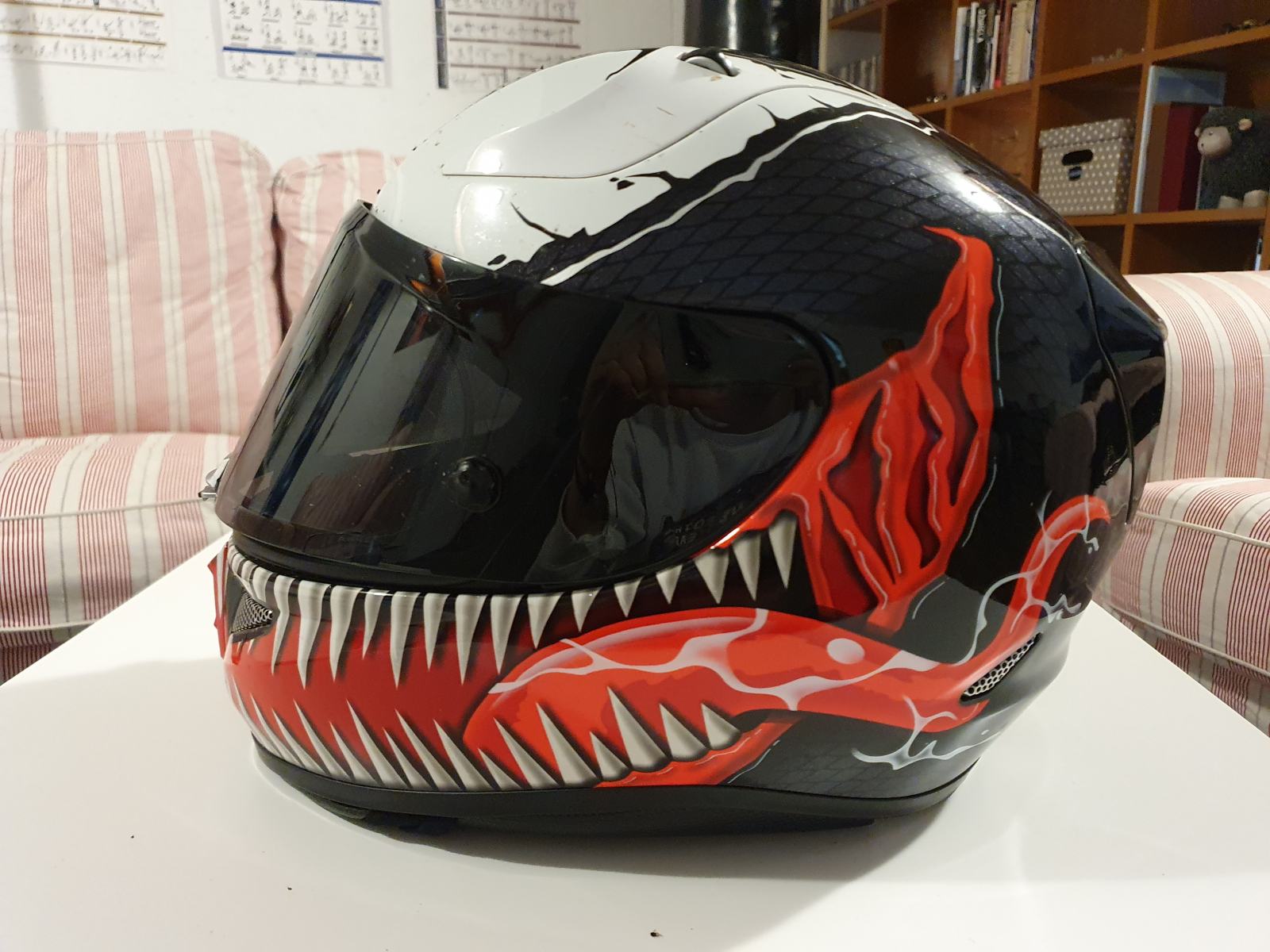 HJC Marvel Venom limited edition kaciga XL