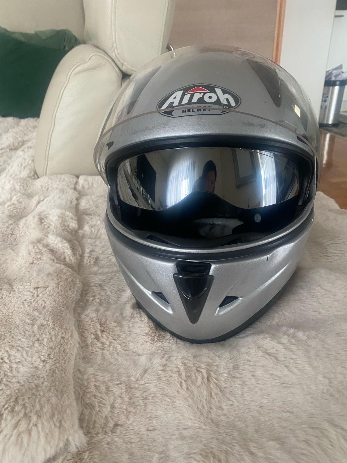 MOTO KACIGA AIROH -L