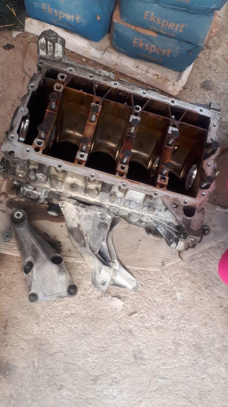 BLOK MOTORA CILINDAR E90 320I N46