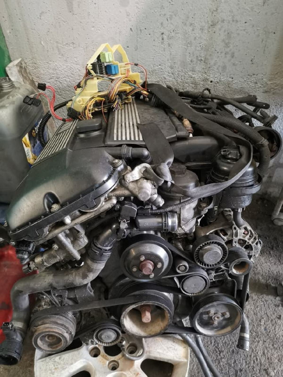 BMW 3.0i M54B30 MOTOR(240ks)