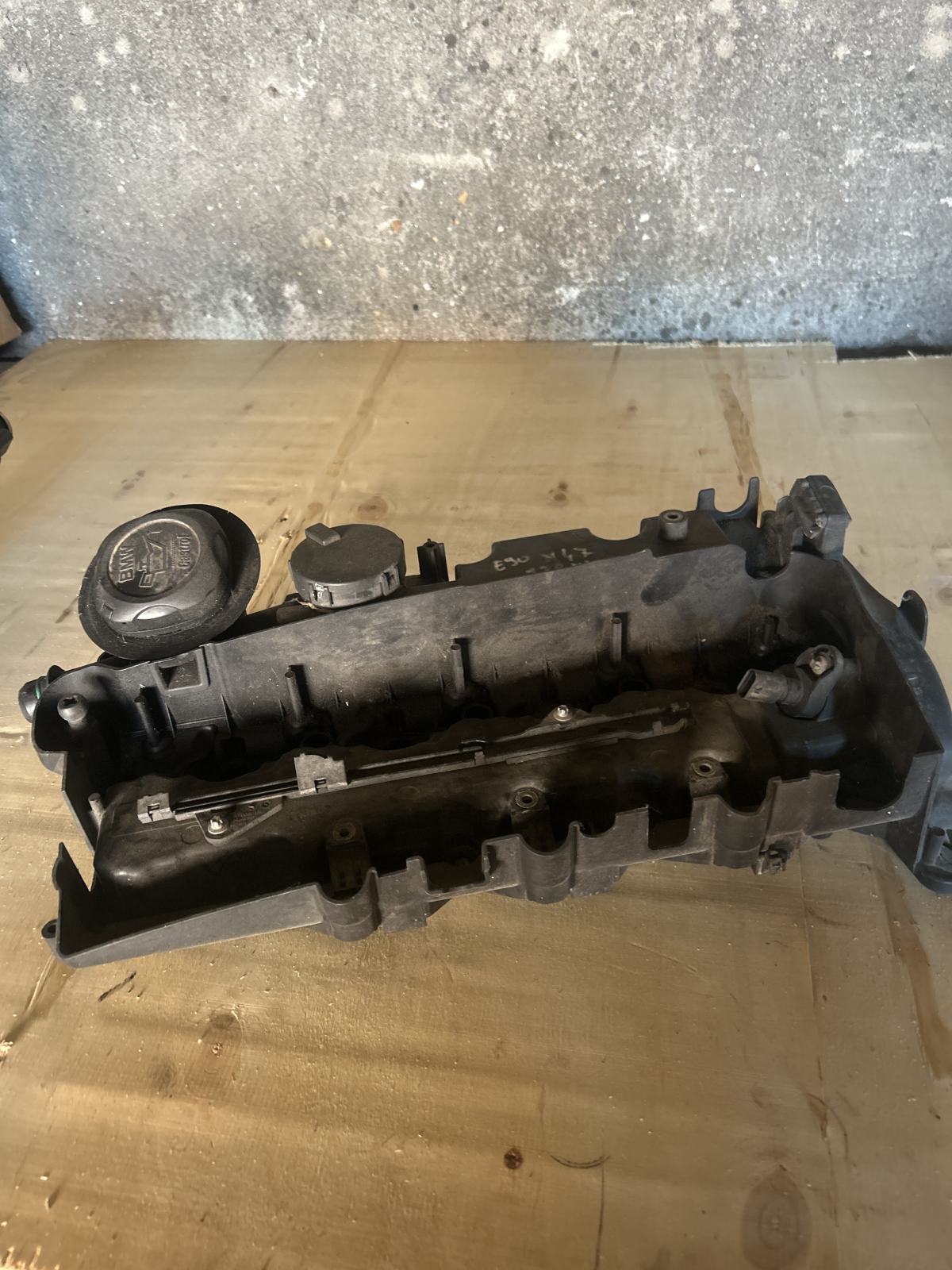 BMW e90 ventil dekli