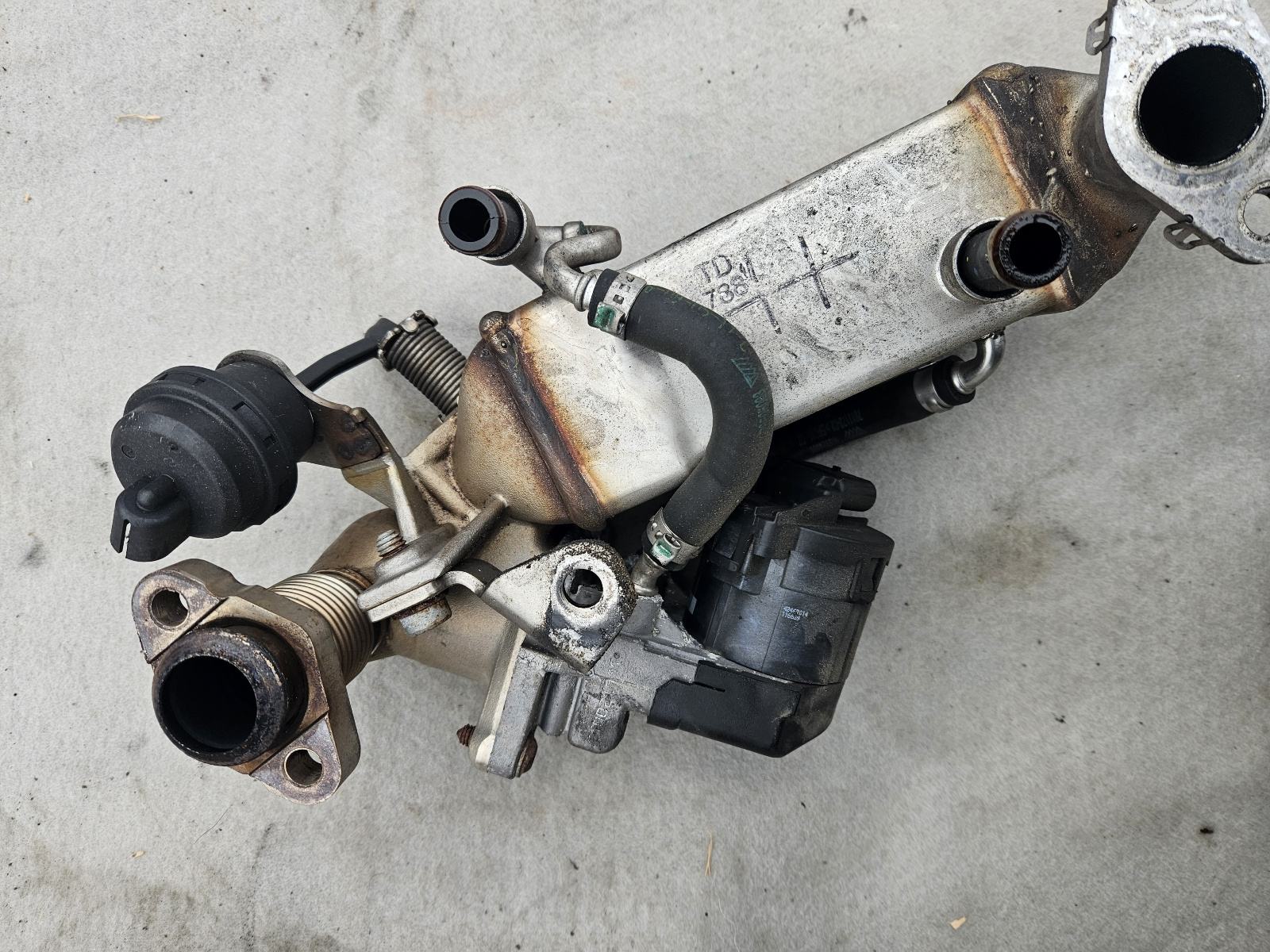 BMW F10 F11 530d N57 HLADNJAK EGR 7805446