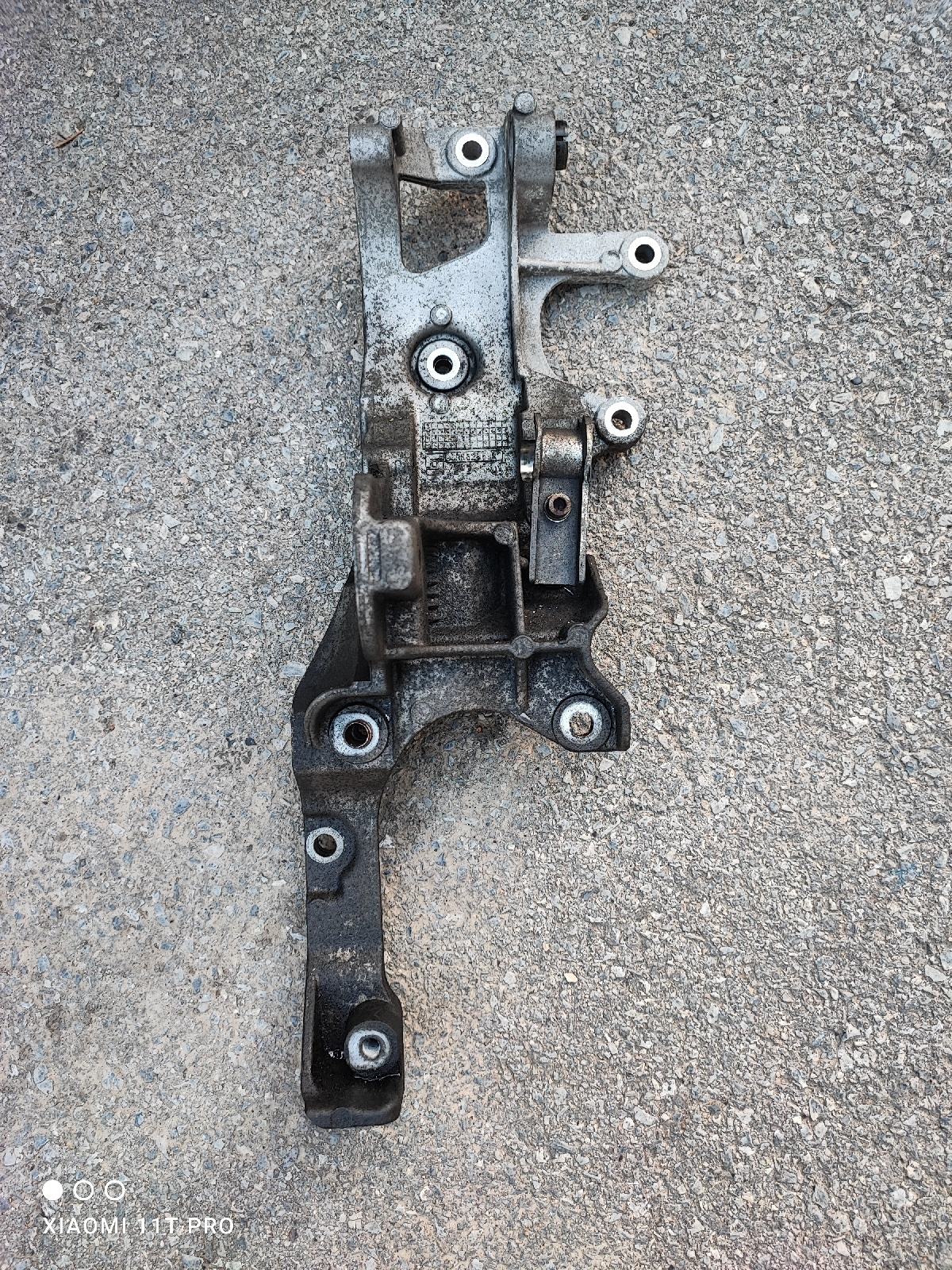 Citroen C4 nosač kompresora klime 9688628680