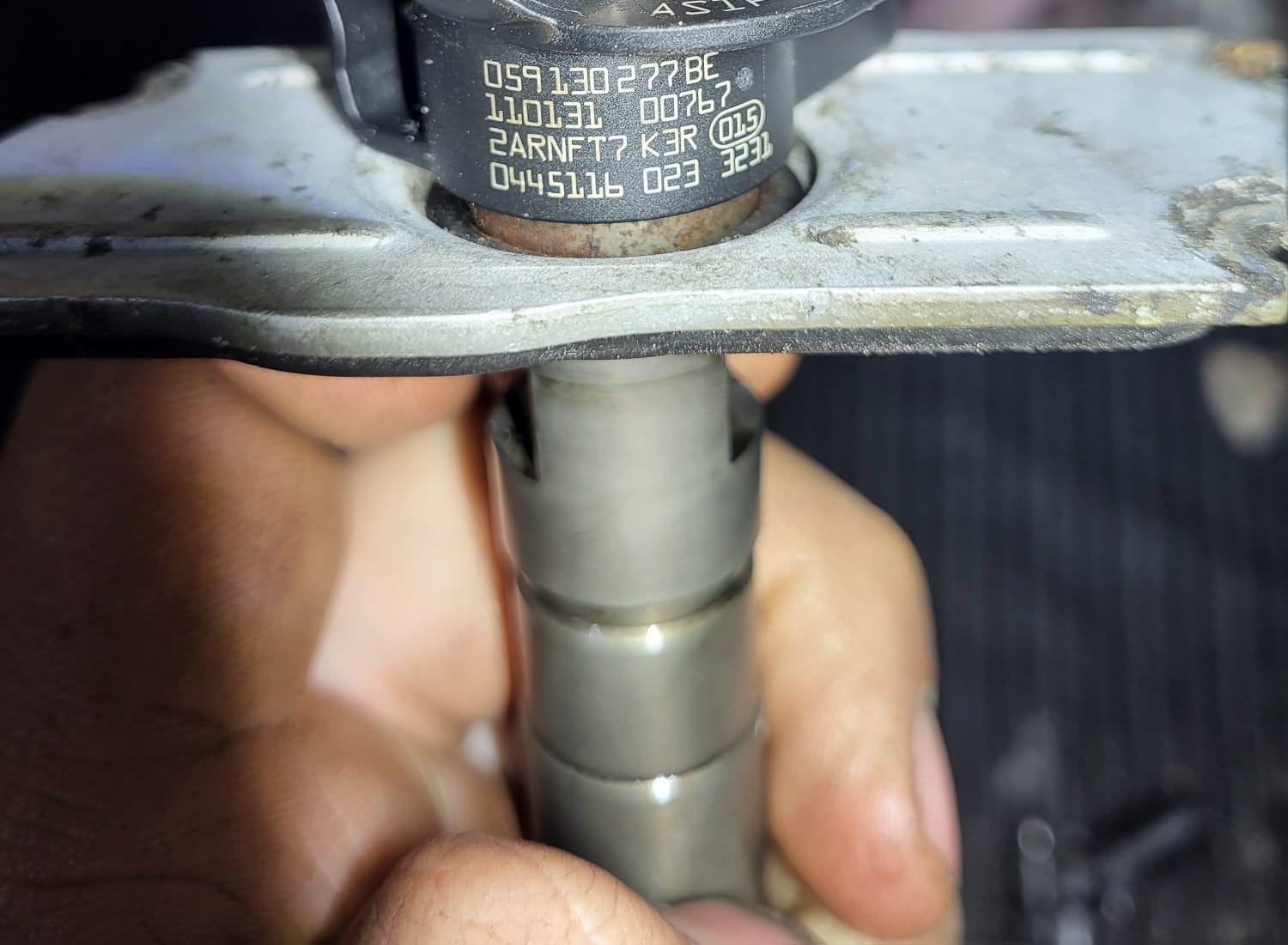 Dizna injektor 3.0 tdi / 059130277BE // 0445116023