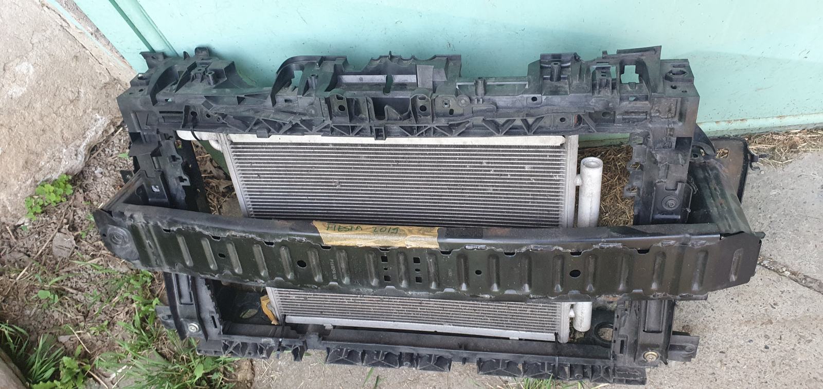 *FORD FIESTA MK8 2017-2022 VEZNI LIM / GREDA PREDNJA /HLADNJAK KLIME*