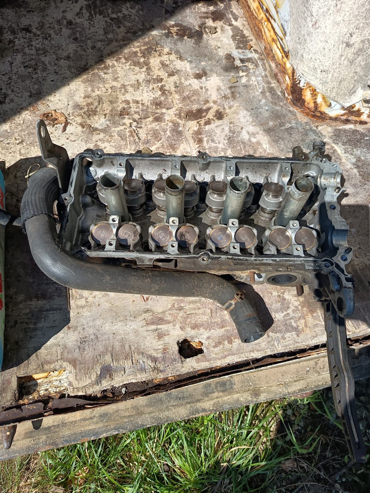Glava motora Mitsubishi Colta 1,3 16 V 2004-