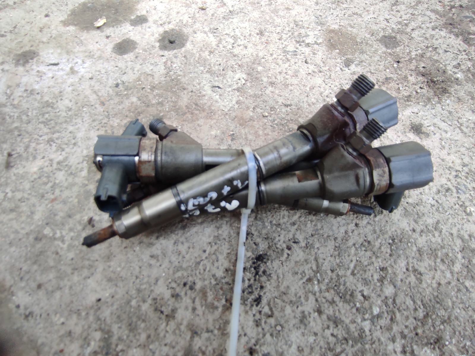 Hyundai KIA 1.7crdi injektor dizna brizgaljka 33800-2A800 0445110410