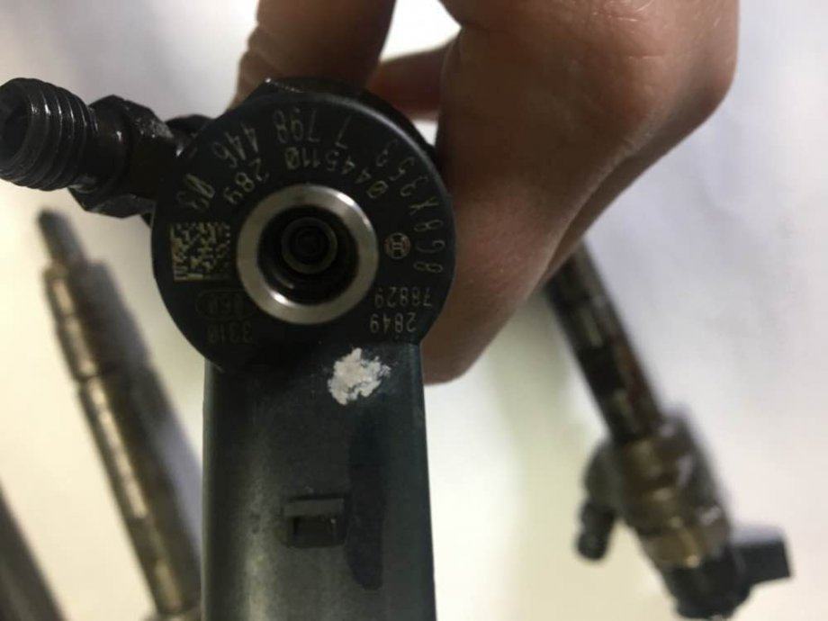 Injektor 0445110289 7798446 BMW 116d 118d 318d 316d NEISPRAVAN