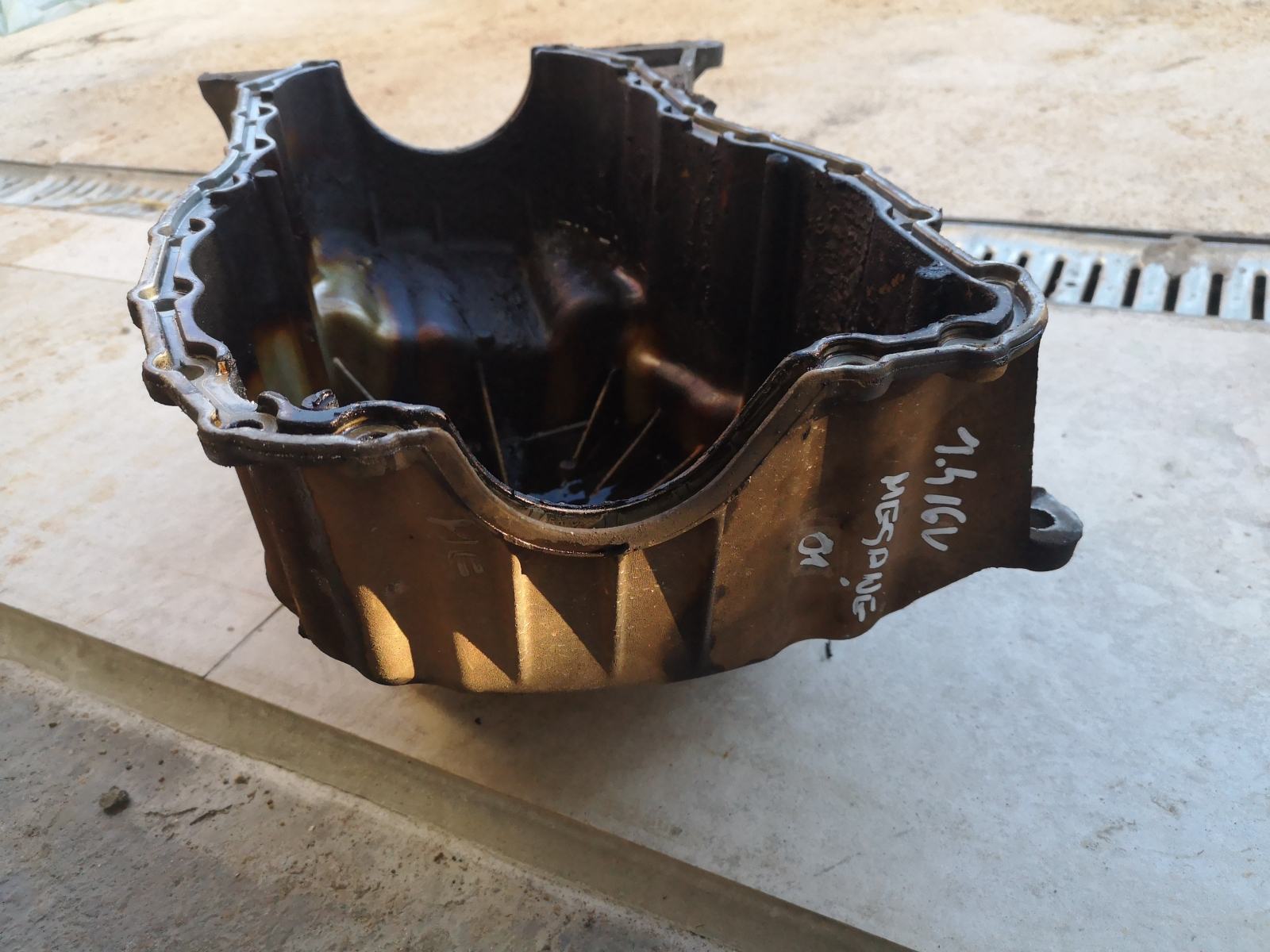 Karter motora Renault megane 1.4 16v 2001.