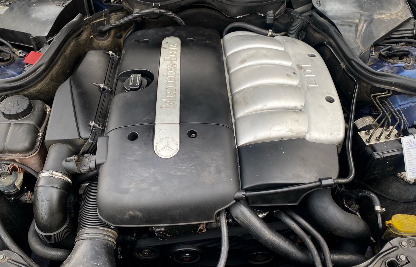 Mercedes Benz Motor 270 CDI