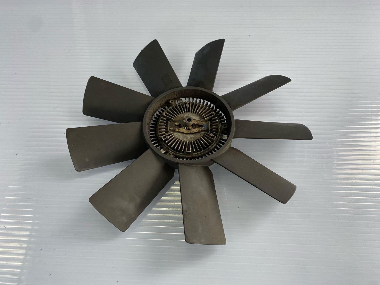 Mercedes w202 w210 w124 C E 124 klasa visko sa ventilatorom