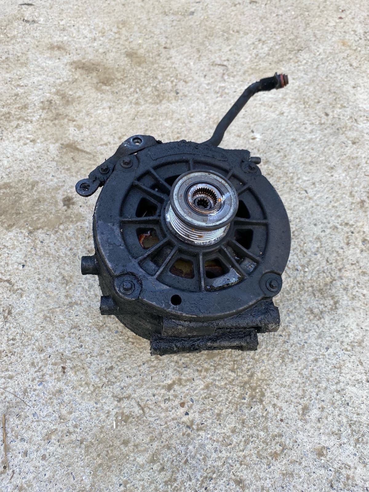 Mercedes w210 E klasa delphi alternator vodeno hlađenje