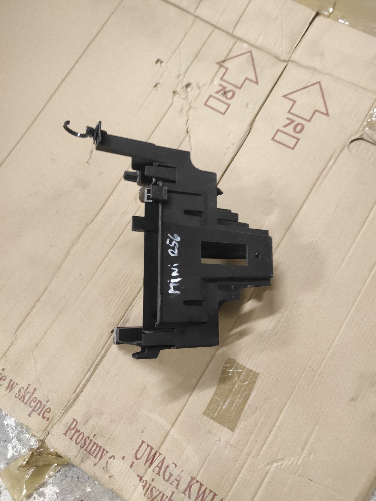 Mini Cooper One R55 R56 nosač kpmpjutera Ecu 12907629990