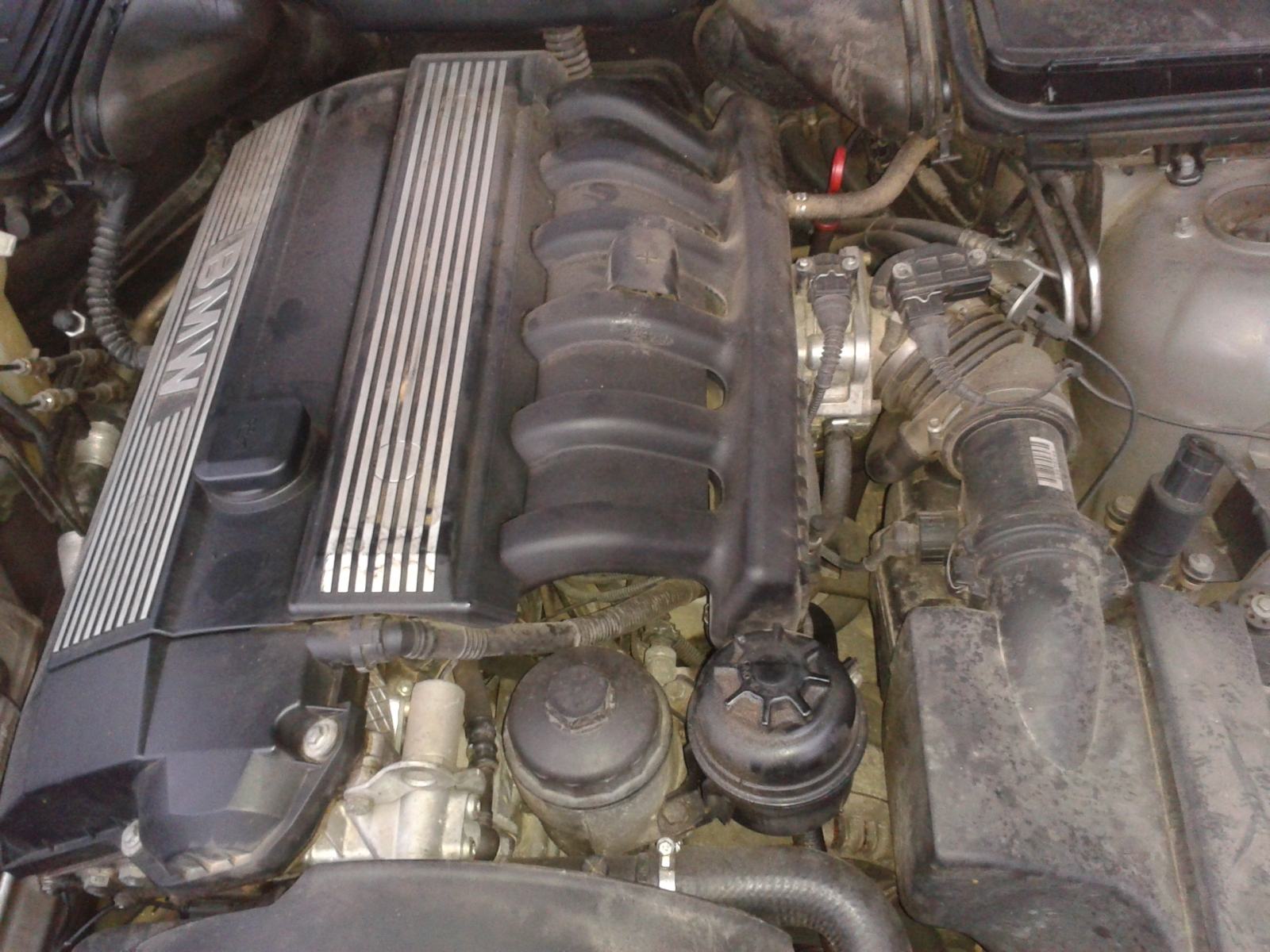 motor bmw 5 e 39 2.0 komplet sa strujom 3000 kn prodajem ili mjenjam