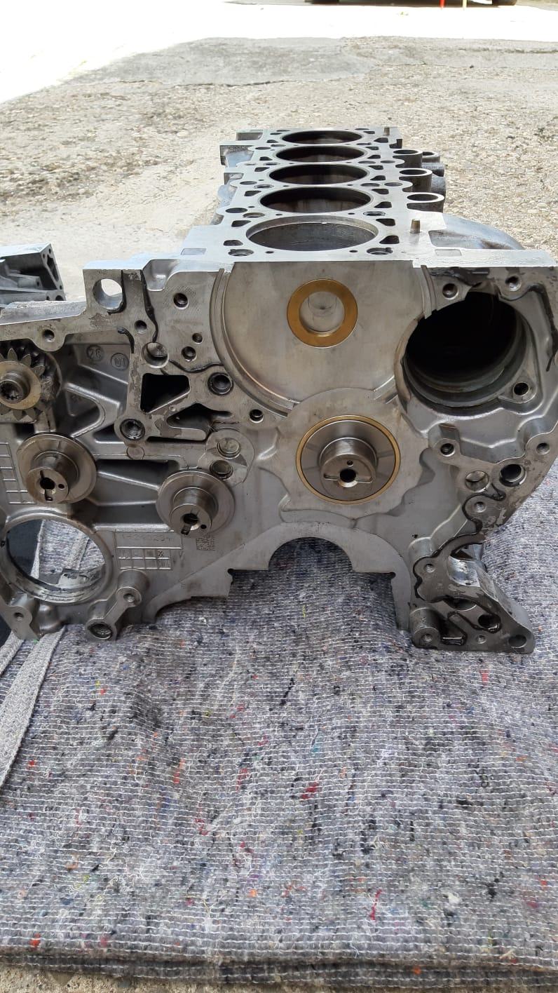 MOTOR VW T5 2.5 TDI 2009.god