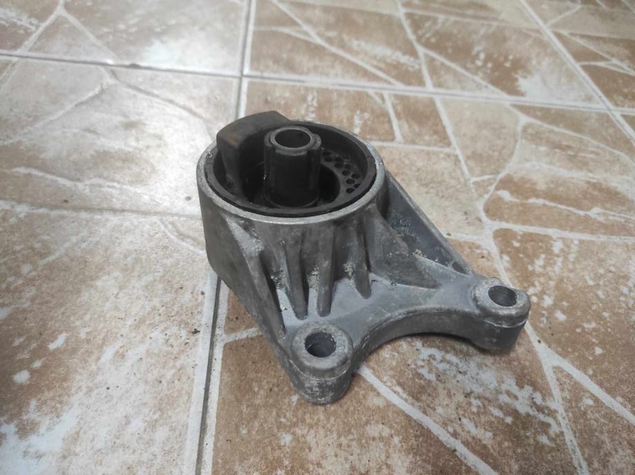 nosac mjenjaca opel zafira a 2.0 dti