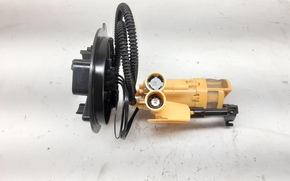 PUMPA GORIVA A2054701694 MERCEDES C CLASS (W205) 2014-