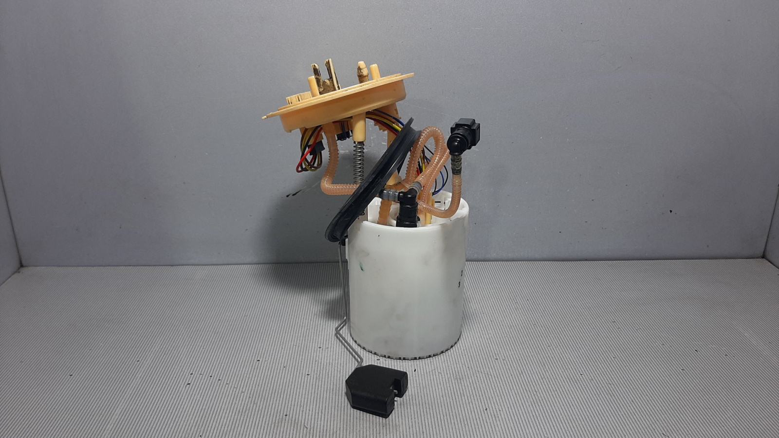 PUMPA GORIVA U REZERVOARU SKODA OCTAVIA > 13-16 5Q0919050Q