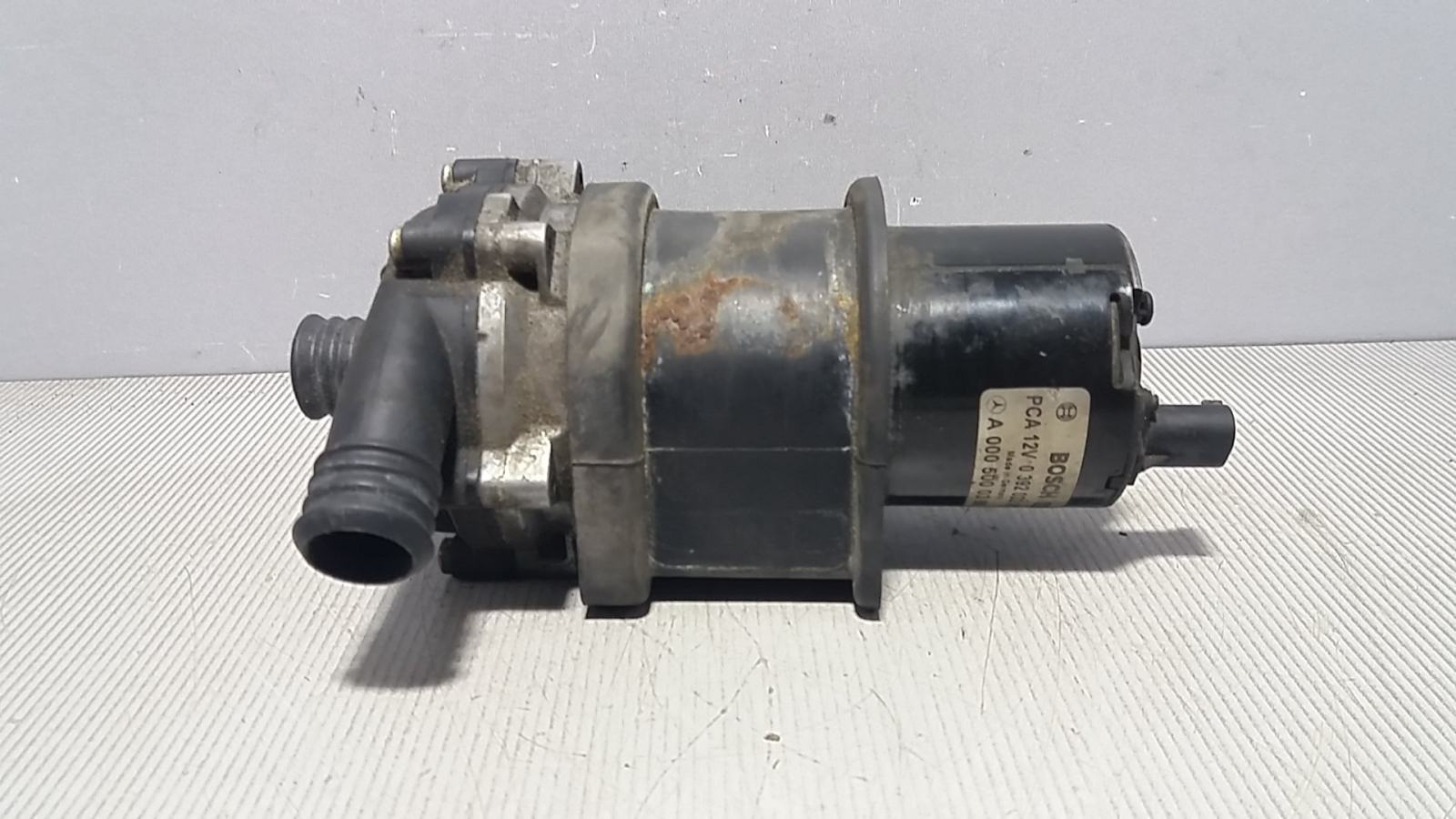 PUMPA VODE MERCEDES CLS (C218) > 15- A0005000386