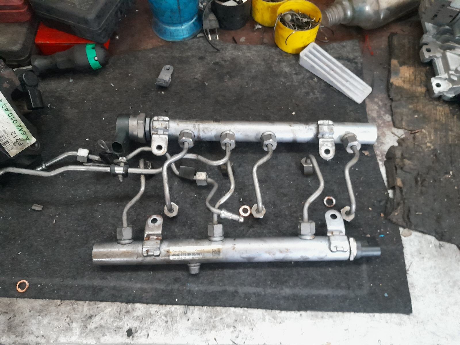 RAIL RAMPA MERCEDES W212 / A64207029 / A6420700146 / 0281002985