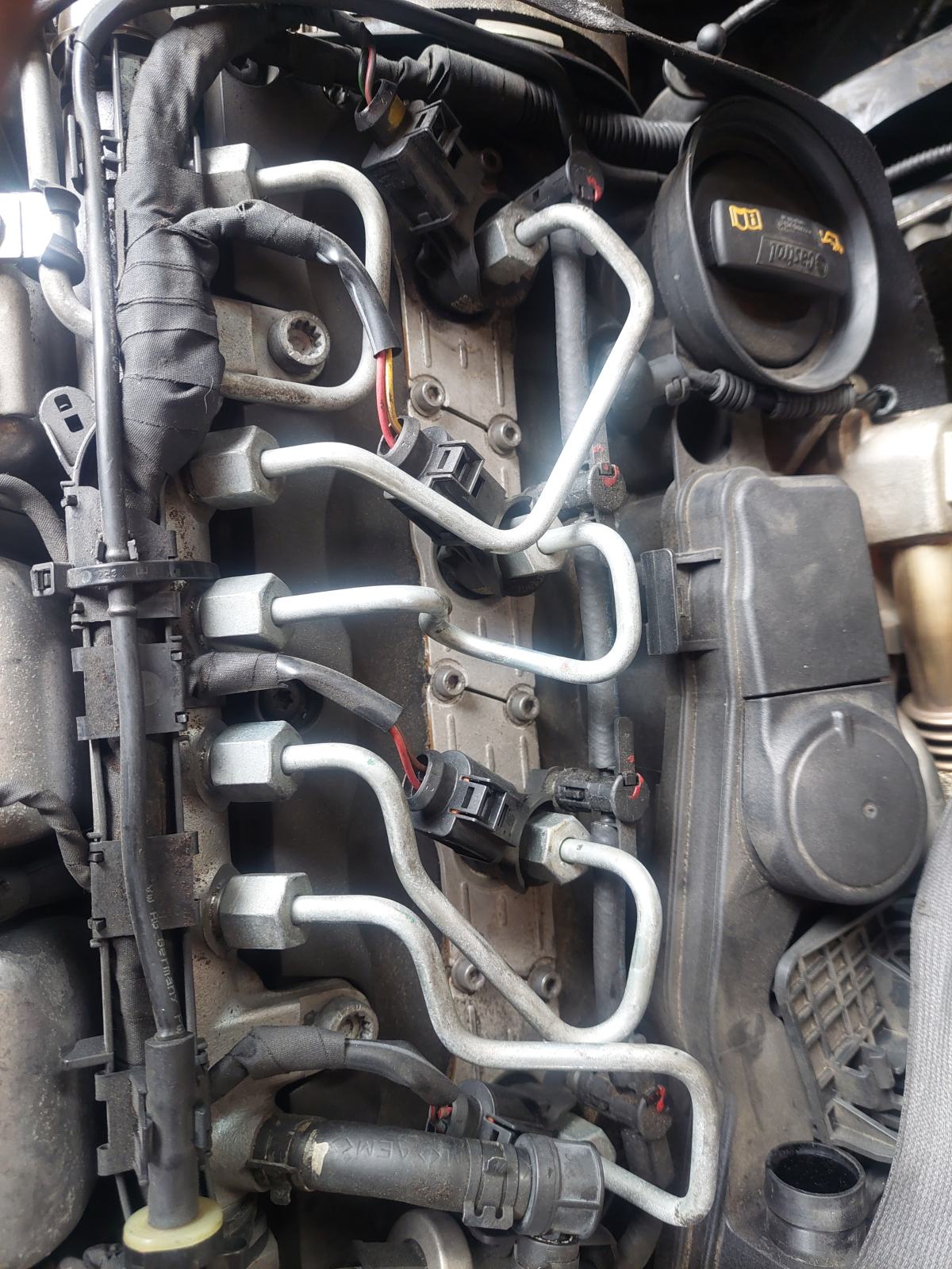 Set ubrizgavanja Dizne pumpa 2.0 tdi CAGA AUDI CBD VW SKODA 03L130277