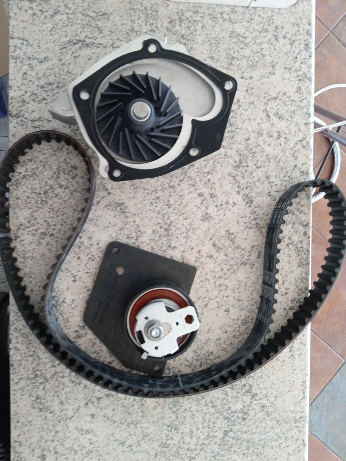 SET - ZUPČASTI REMEN, ŠPANER, PUMPA VODE RENAULT, NISSAN - FKMC06008