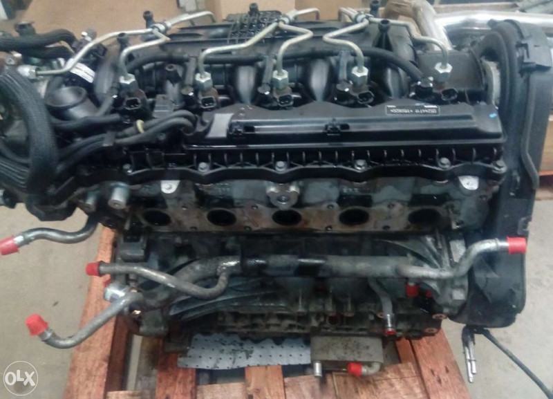 Volvo D5 motor glava D4 D3 XC60 V70 S60 V60 S80