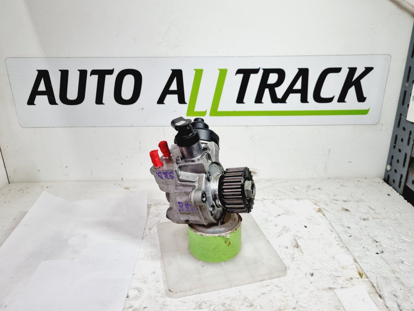 Vw Audi Škoda 1.6 tdi bosch pumpa visokotlačna pumpa goriva 04L130755D