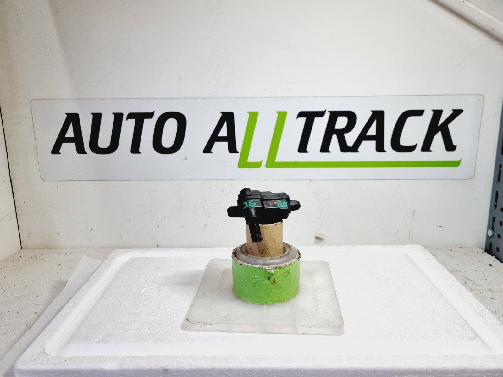 Vw Passat 3g b8 motor poklopca za gorivo 510810773