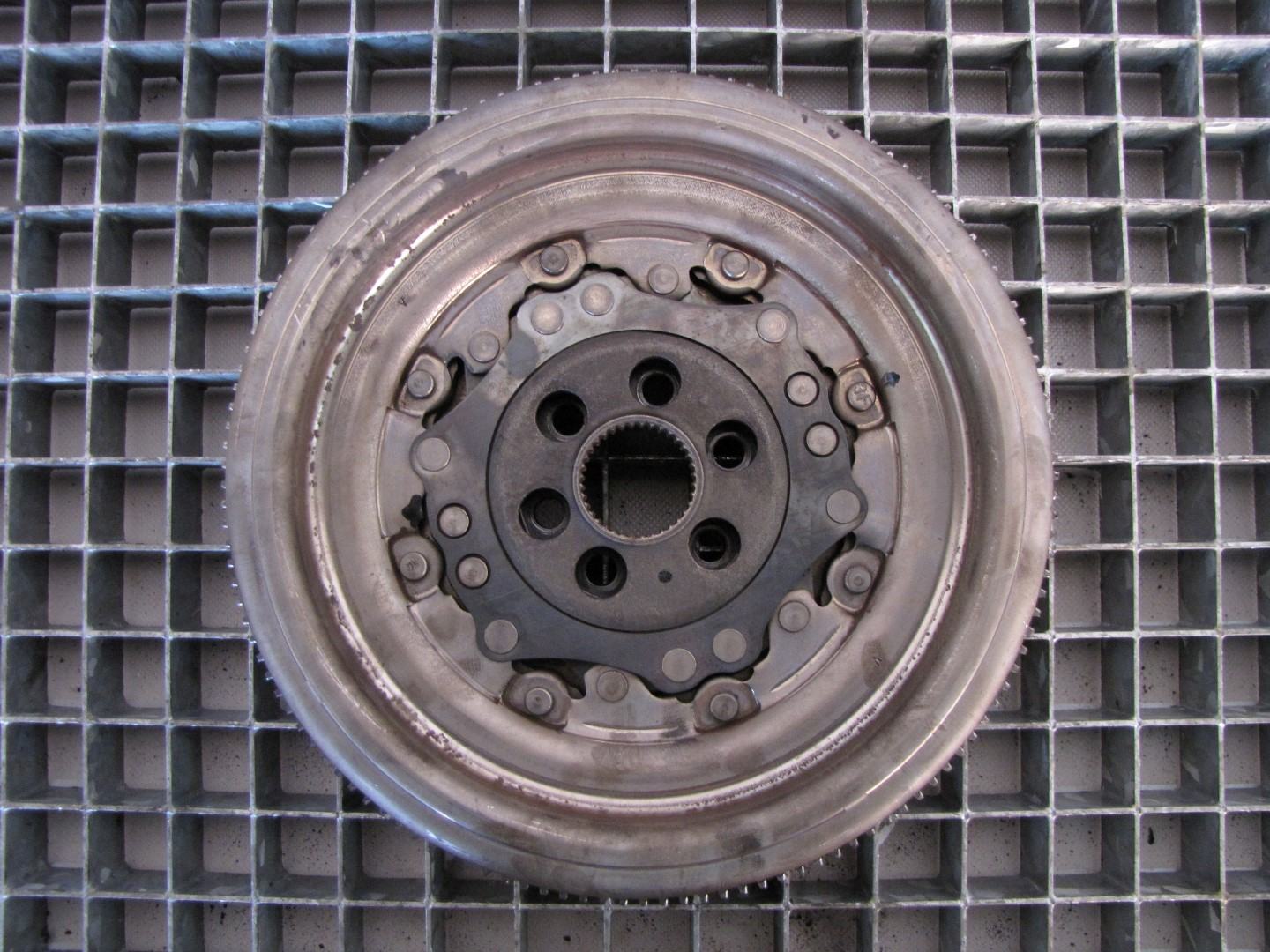 ZAMAJAC VW CADDY > 03-10 BJB, BLS 03G105266CG