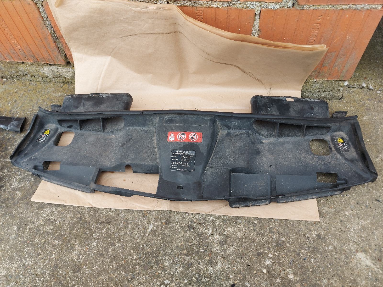 zaštitna plastika ventilatora/motora mercedes w212