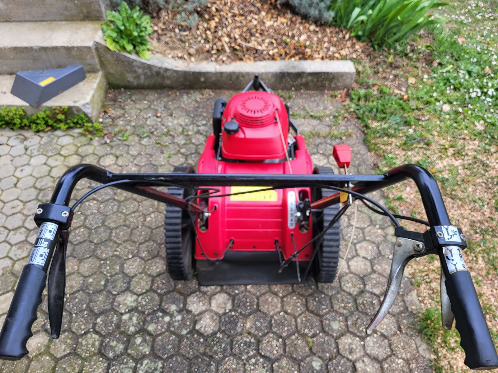 HONDA UM516C samohodna kosilica