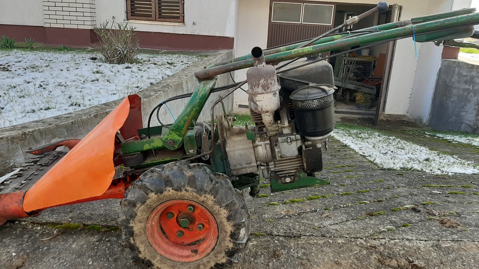 Motorna kosilica IMT 407